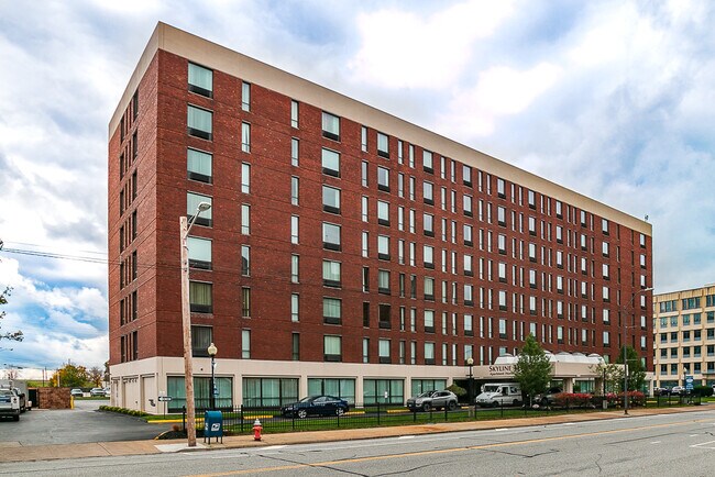 Skyline Tower - Income Based for Seniors 62+ Apartments - Cleveland ...