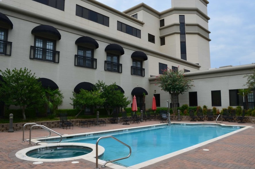 Parc Place Retirement Community - Bedford, TX | After55