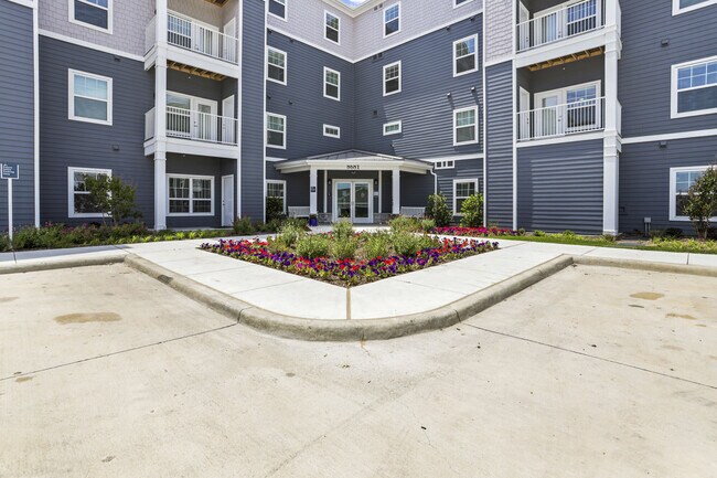 REGATTA 55 Apartments - Fort Worth, Texas - 66 units available | After55