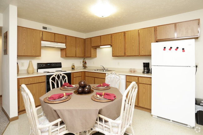Whispering Pines Apartments - Mishawaka, Indiana - 0 unit available ...