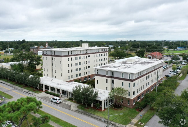 St. Giles Manor II Apartments - Pinellas Park, FL | After55