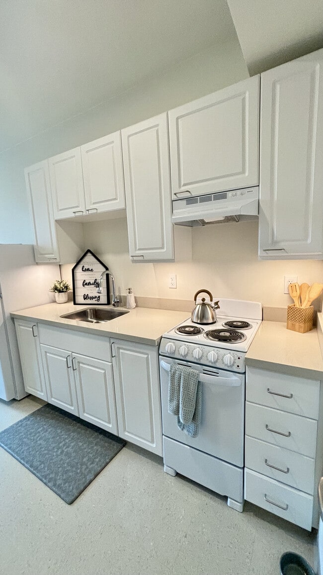 Kokua Hale Apartments - Honolulu, Hawaii - 196 units available | After55