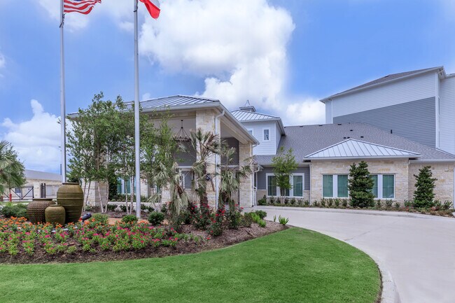 Retreat at Barbers Hill Apartments - Mont Belvieu, Texas - 22 units ...