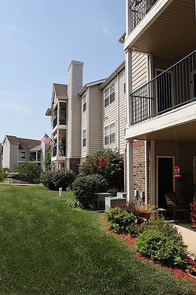 Cobblestone Village, 55+ Community Apartments - Springfield, MO | After55