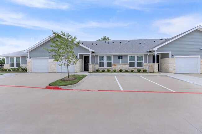 Retreat at Barbers Hill Apartments - Mont Belvieu, Texas - 22 units ...