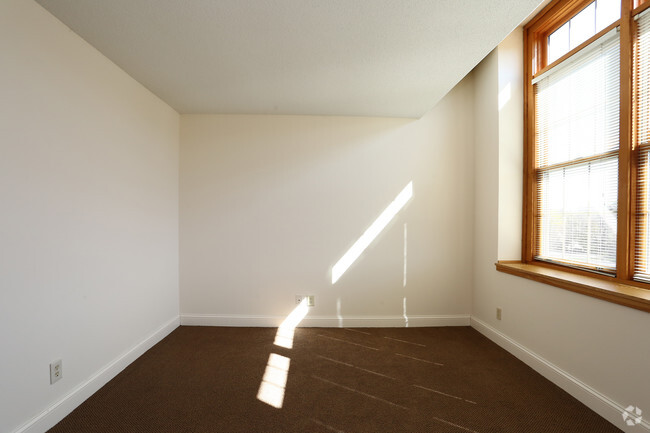 Woodrow Wilson Apartments - Middletown, Connecticut - 1 unit available ... Woodrow Wilson Apartments - Middletown, Connecticut - 1 unit available ...