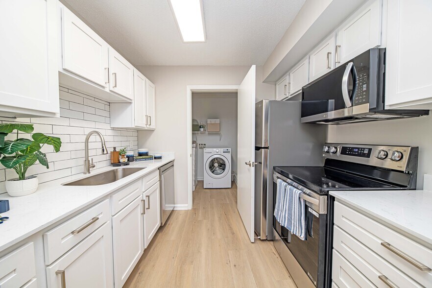 The Collins Apartment Homes - Myrtle Beach, SC | After55