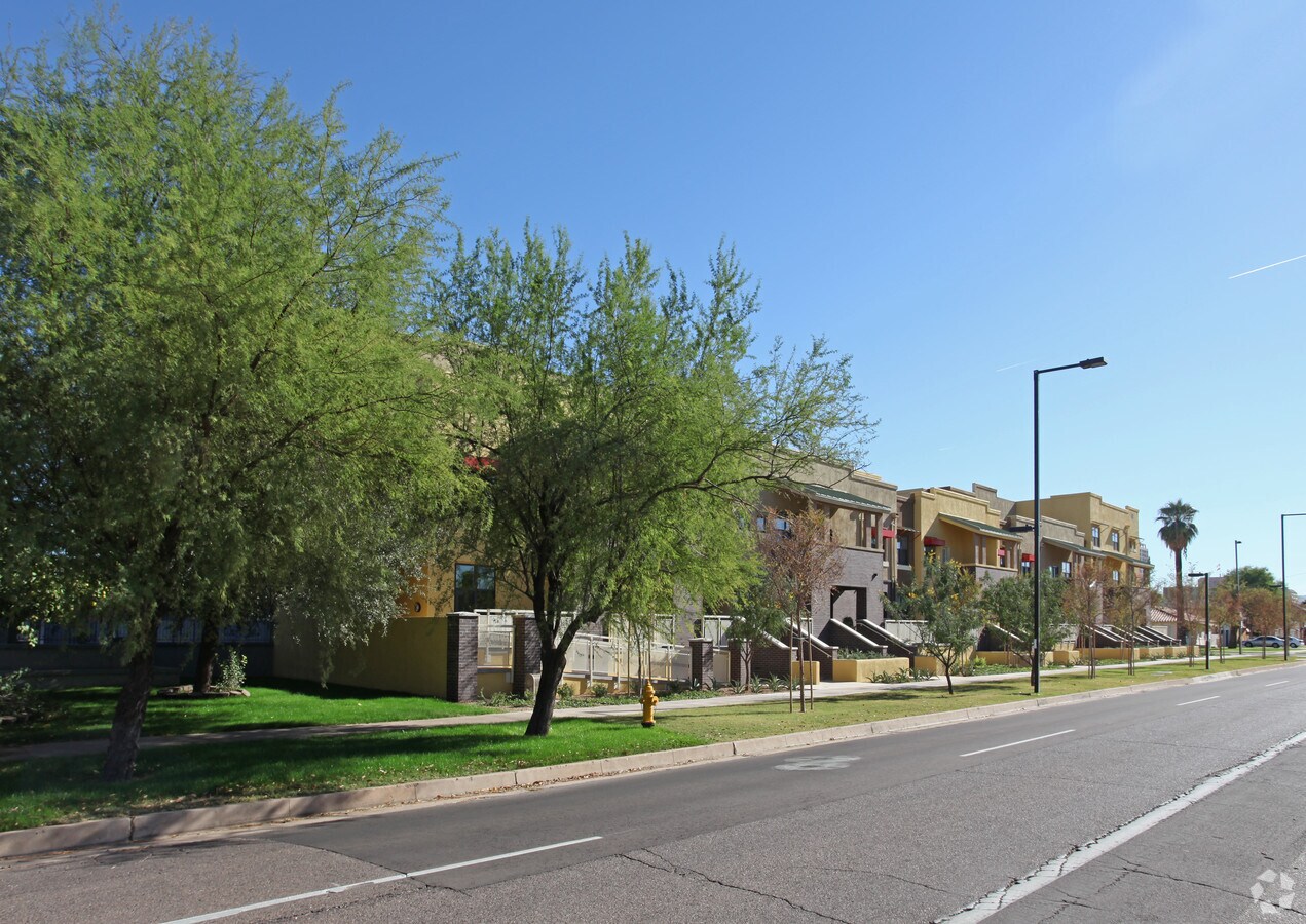 Lofts at McKinley - Phoenix, AZ | After55