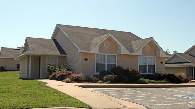 Crestview Senior Duplexes Apartments - Tulsa, OK | After55