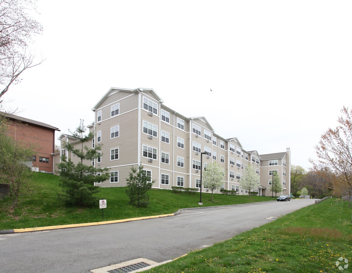 Luther Ridge/ Luther Manor Apartments - Middletown, Connecticut - 0 ...