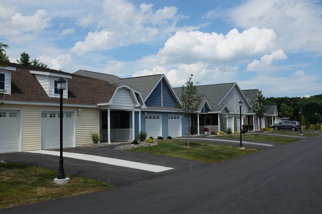 The Spinney at Van Dyke Apartments - Delmar, New York - 0 unit ...