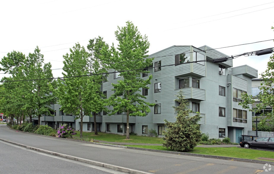 Blakeley Manor - Seattle, WA | After55