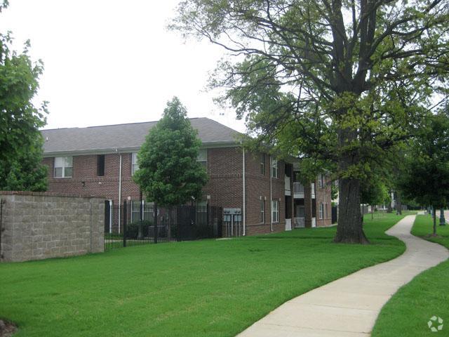 The Metropolitan and Greenlaw Place Apartm... Apartments - Memphis ...