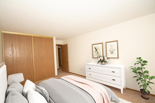 Lynn Court Apartments - Savage, MN | After55