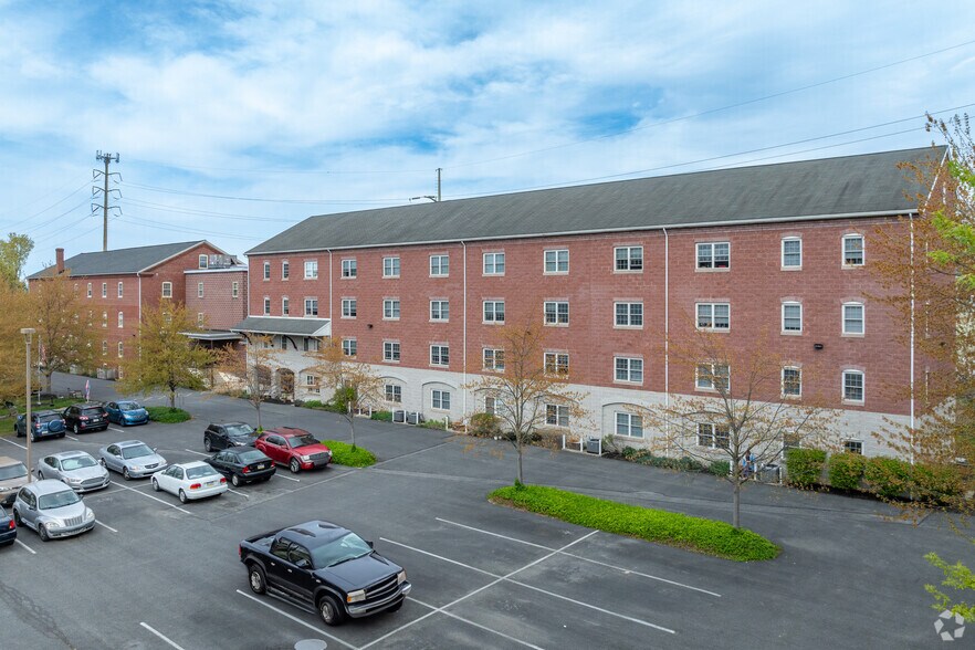Landisville Apartment - Landisville, PA | After55