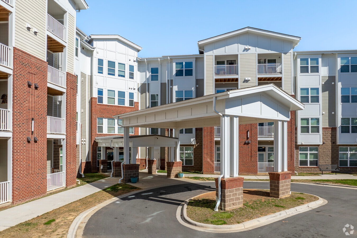 Eastway Crossings Apartments - Charlotte, NC | After55