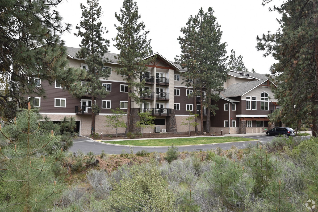 Mountain Laurel Lodge Apartments - Bend, OR | After55