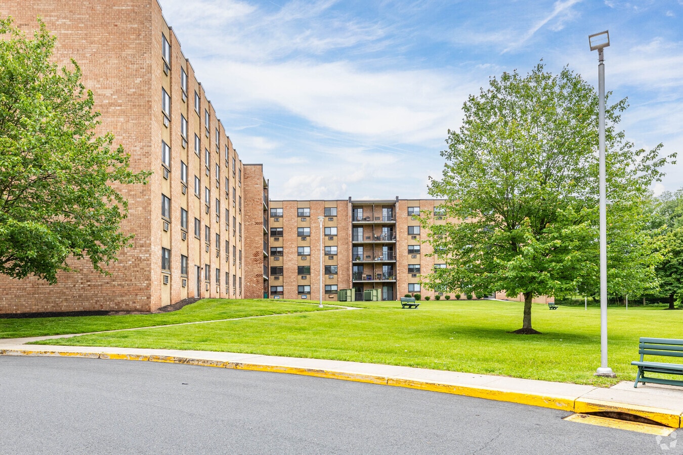 Menlo Manor Apartments - Edison, NJ | After55