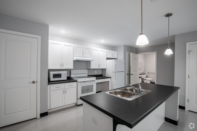 Brookside Commons Apartments - Waterford, Connecticut - 2 units ...