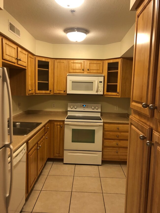 Shelly Rose Estates Apartments - Des Moines, IA | After55