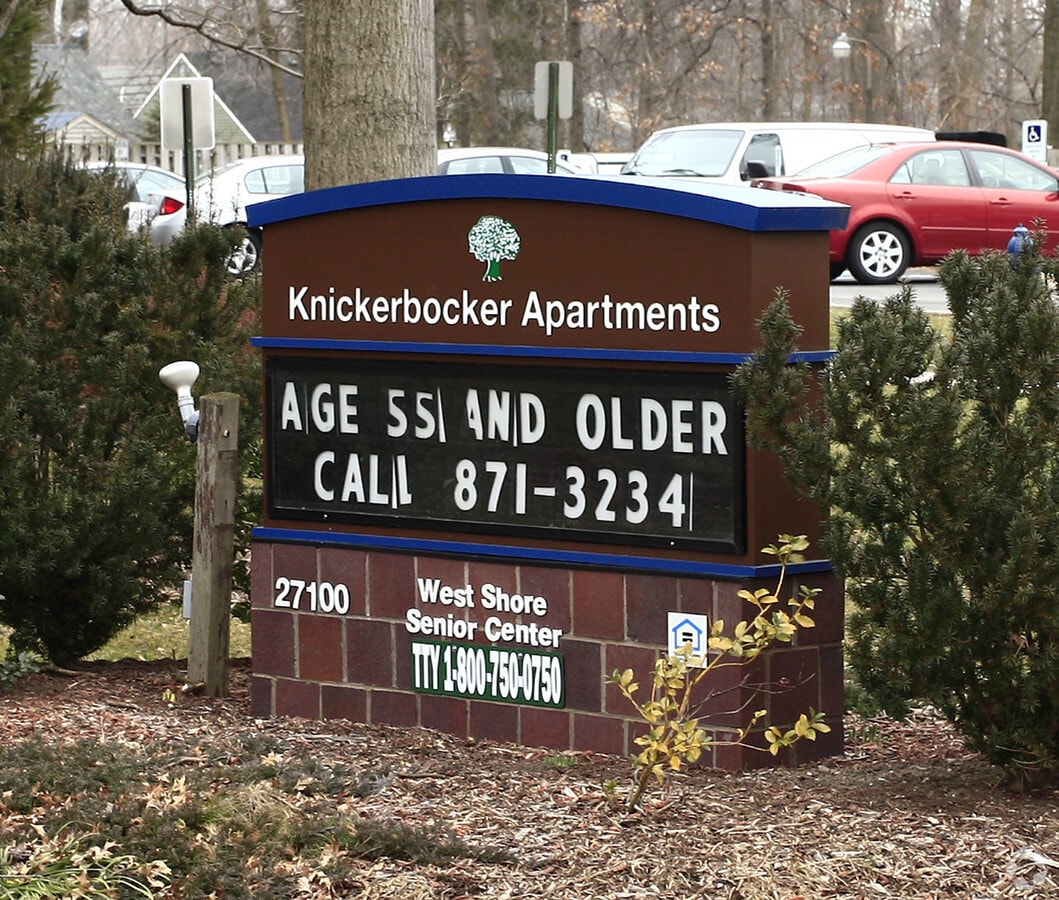 Knickerbocker Apartments - Bay Village, OH | After55