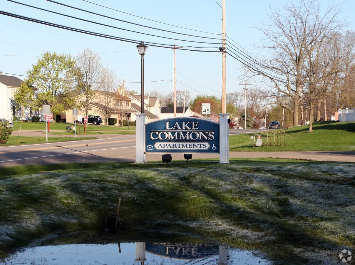 Lake Commons Apartments - Uniontown, OH | After55