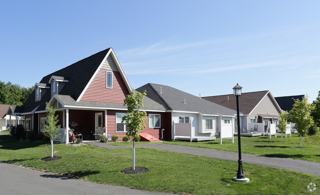 The Spinney at Van Dyke Apartments - Delmar, New York - 8 units ...