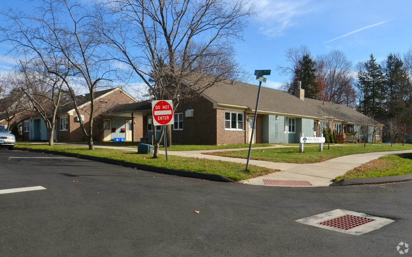 Maple Village Apartments - Unionville, Connecticut - 0 unit available ...
