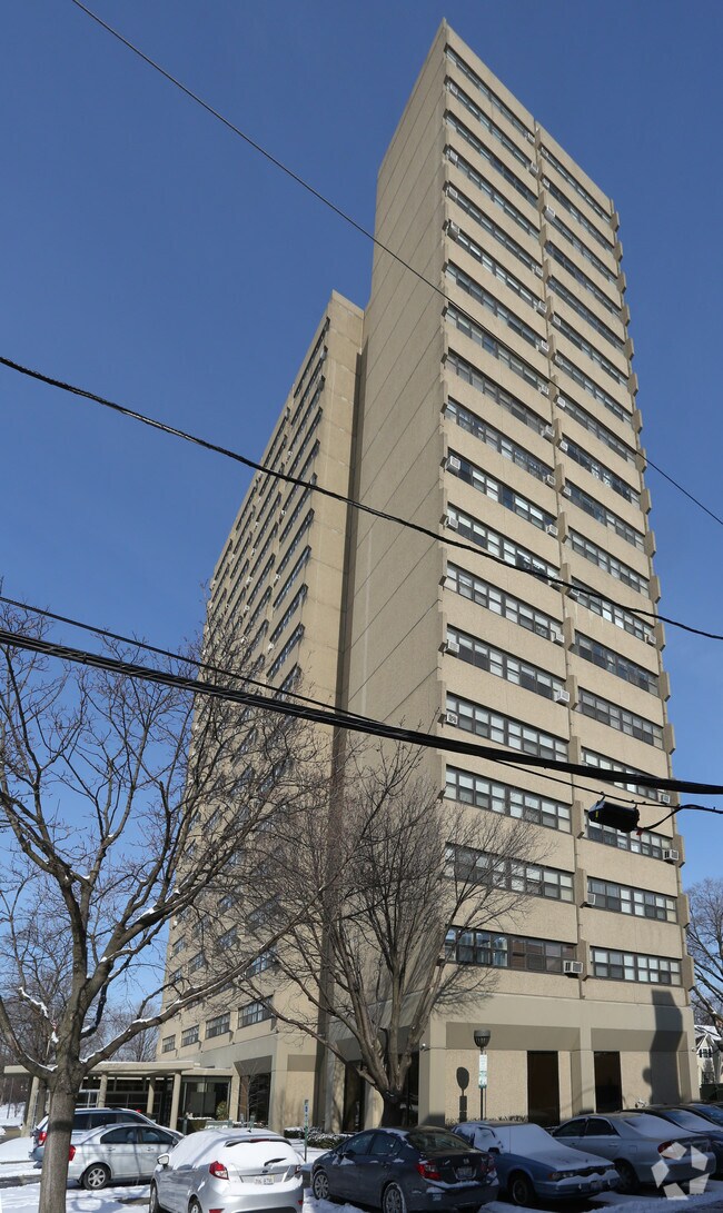 Mills Park Tower Apartments - Oak Park, IL | After55