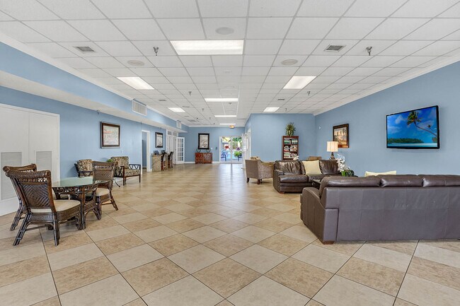 Bay Pointe Tower Apartments - South Pasadena, Florida - 5 units ...